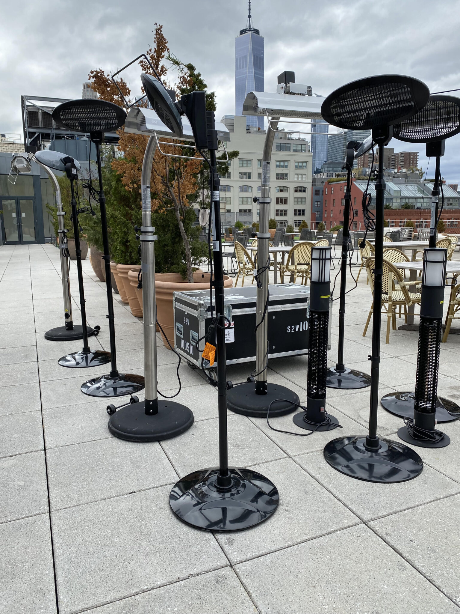 385 Electric Patio Heater - Party Rentals NYC | New York Party Rentals LLC